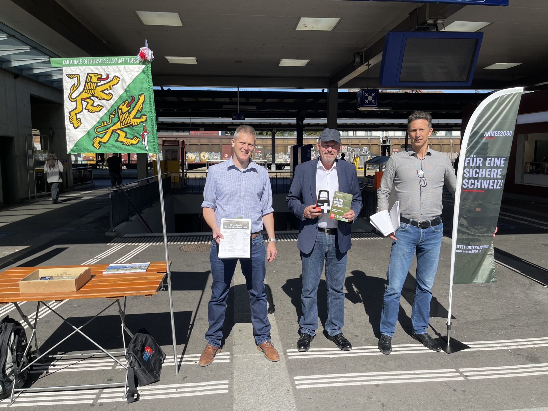 Offiziere vor Ort – Standaktion der Kantonalen Offiziersgesellschaft in ...